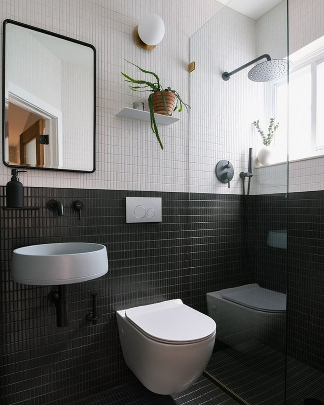 Tom's Tiny Bathroom: A Small Space with Big Impact – Nood Co